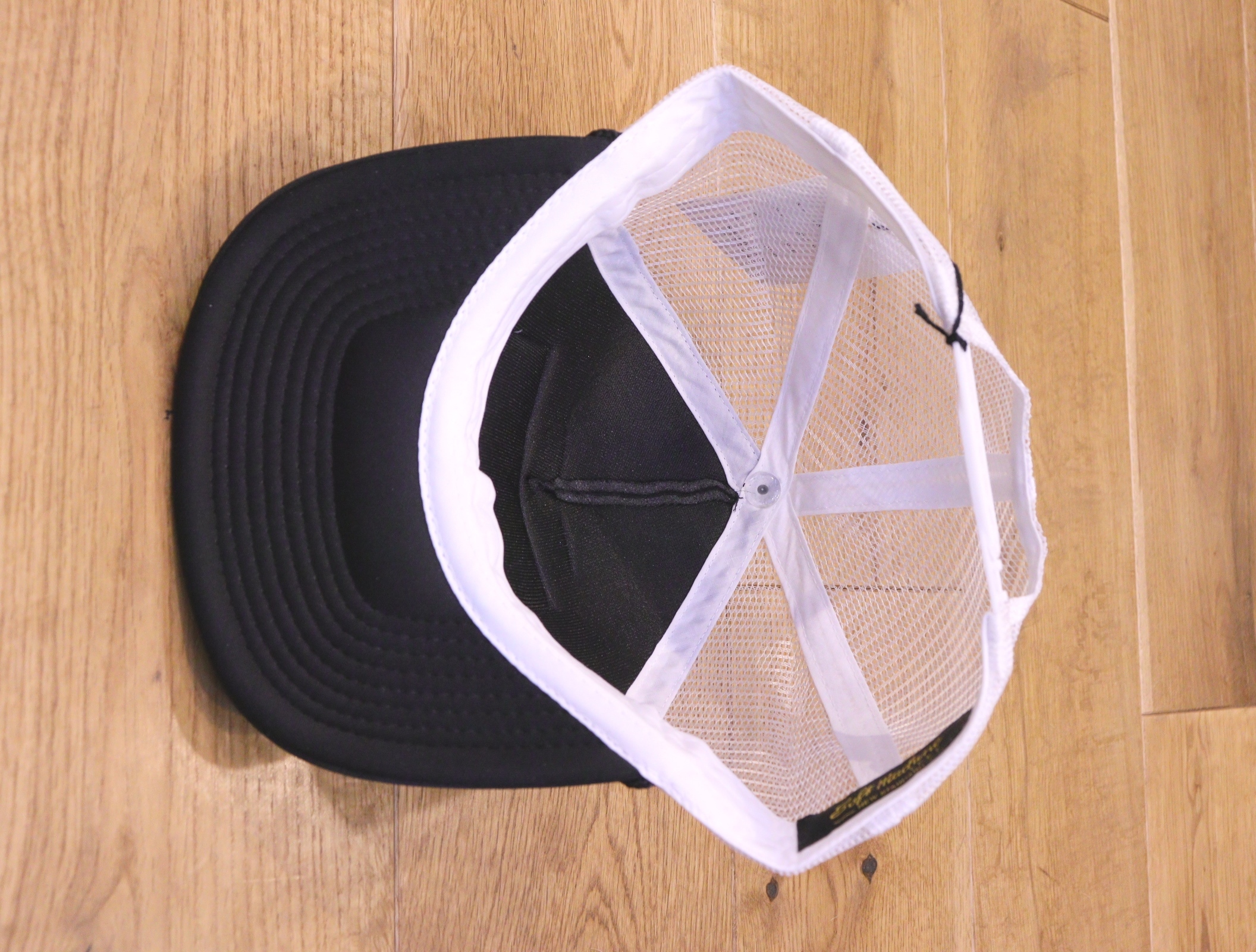 SOFTMACHINE 「SNAKE LOGO」 メッシュキャップ